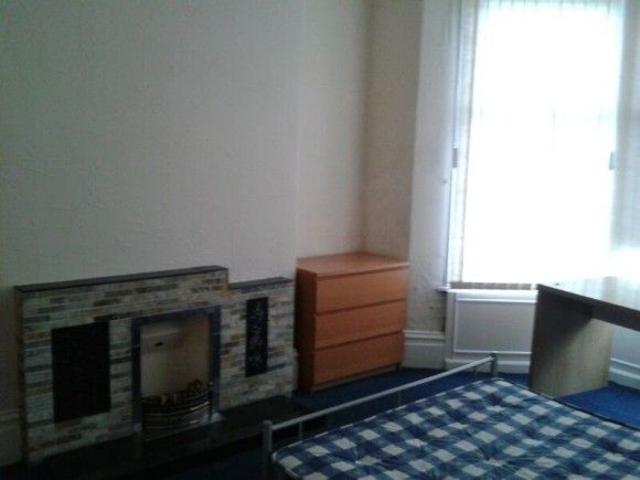 Large Student Property, 2 baths, fast wifi Teeside University acc.