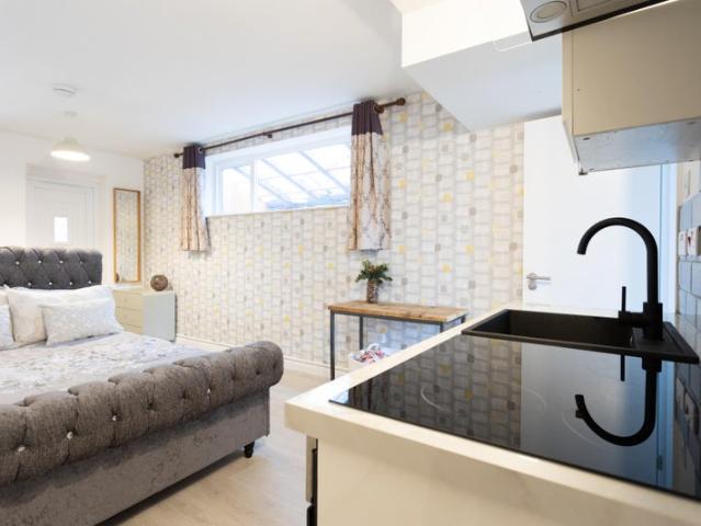 Large studio city centre