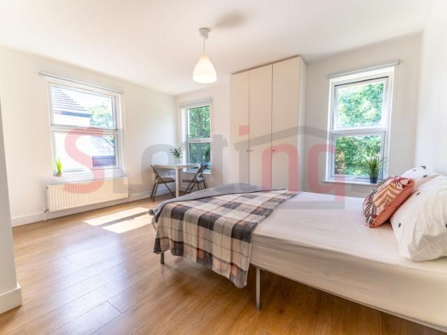 Large Studio,Golders Gr Nant Rd.Bills included