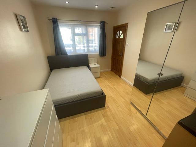 Large Studio For rent