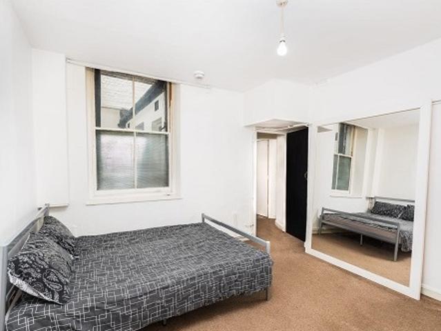 Large Studio Flat To Rent