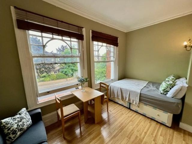 Large Studio Flat To Rent