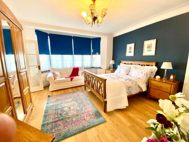 Large Studio Flat All Blls inc Arnos Grove