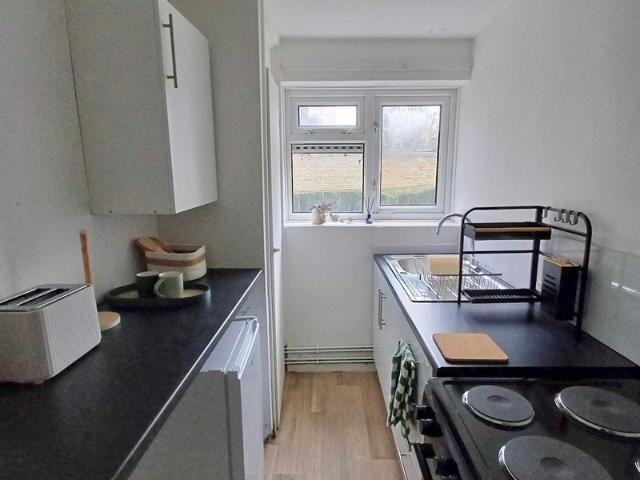 Large studio near Kingston
