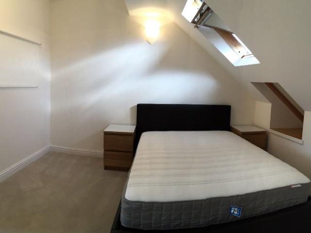 Large Studio, Separate Bedroom, Couples Welcome