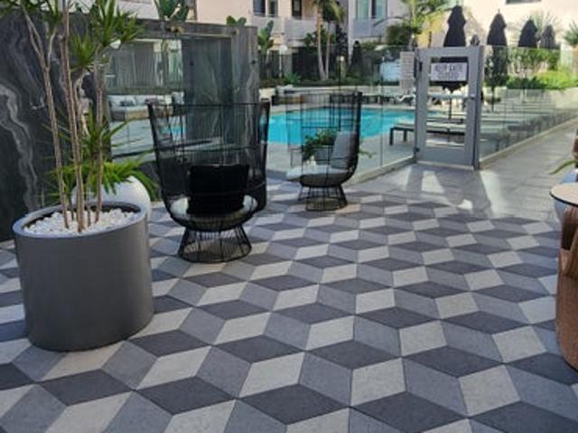 Large Studio Shared Luxury Amenities Located
