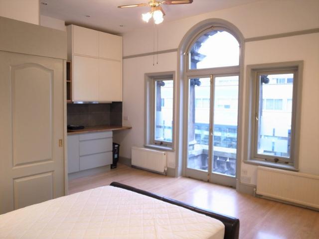 Large studio to rent on Porchester Road W2