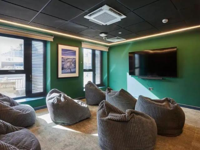 Large Studio Top Floor