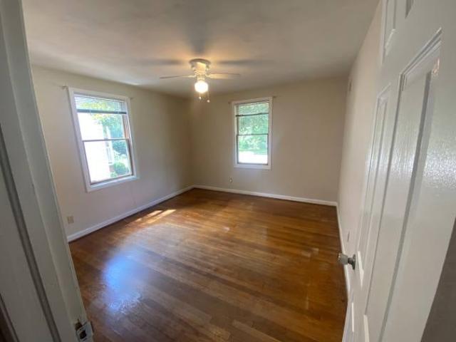 Large Sunlit room for rent