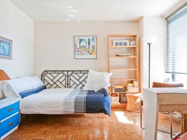 Large Sunny Room for Rent, Upper East Side