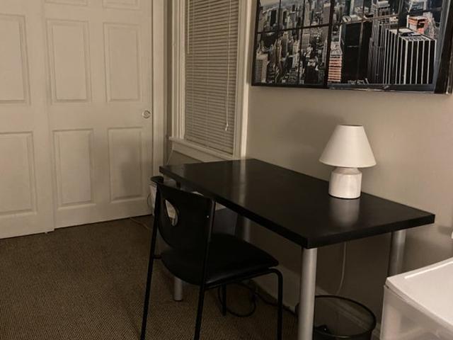 Large sunny room in quiet area