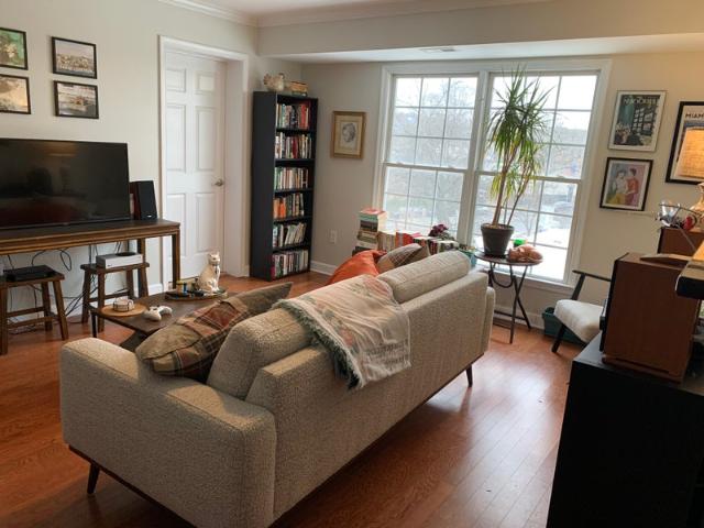 Large Sunny Room with Connected Private Bathroom