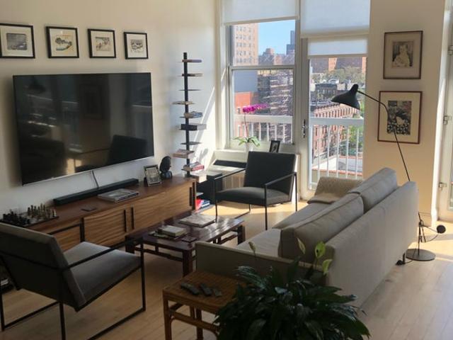 Large sunny room with private bath