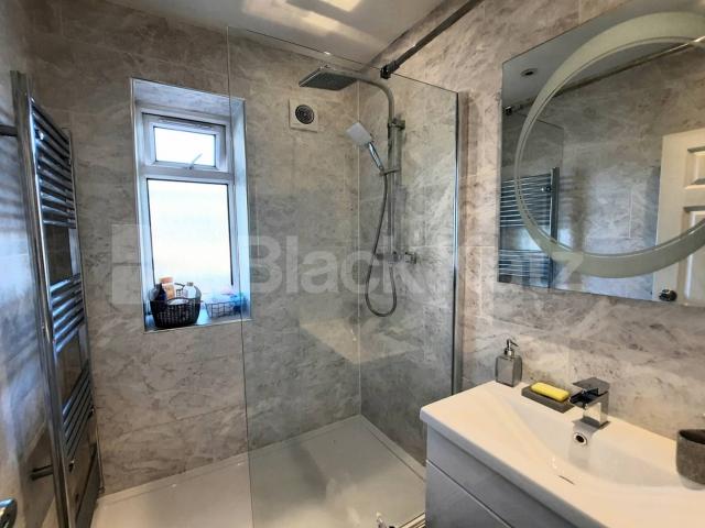 Larger than average stylish & contemporary