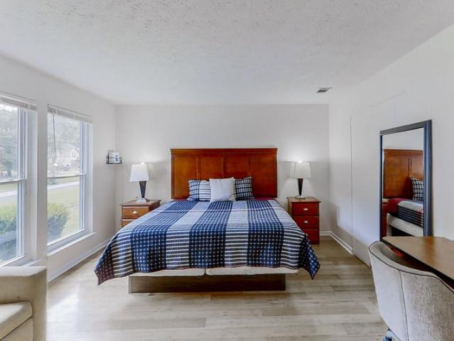 ⭐️LARGEST ROOM AVAILABLE ⭐️ ELEVATED Rooms Deca