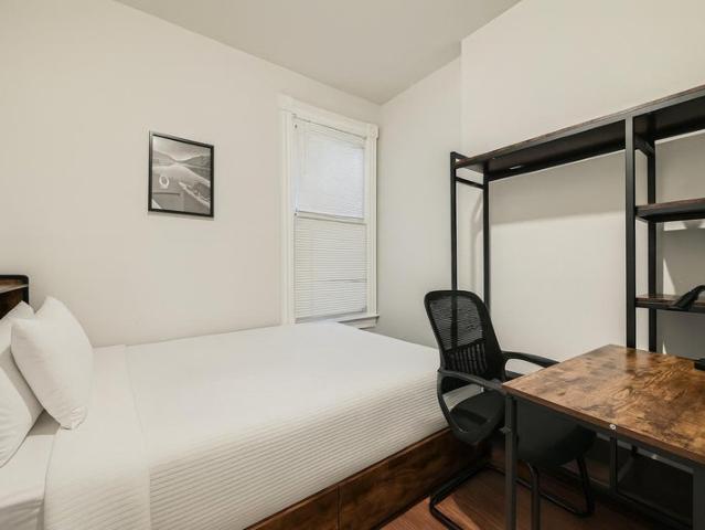 Largest room in house including relax area Near