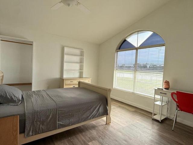 LARGEST ROOM IN THE HOUSE NOW AVAILABLE MoveIn