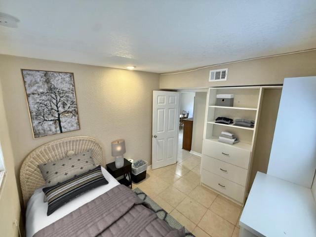 Largo House with Dining area. Cozy & homey
