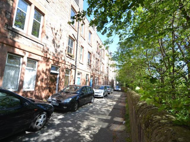 Largo Place, Leith, Edinburgh EH6, 2 bed flat to rent, £1,500 pcm | PrimeLocation