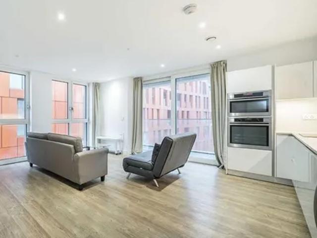 Lariat Apartments, 36 Cable Walk, London, SE10 0TR, United Kingdom | 3 bed apartment for rent #135669888 | Rentberry