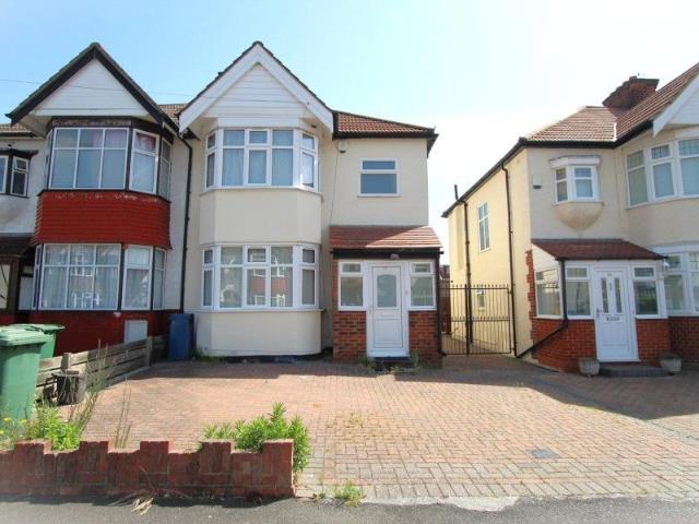 Larkfield Avenue, Harrow HA3, 3 bed semi detached house to rent, £2,500 pcm | PrimeLocation