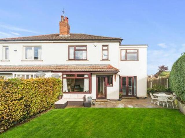 Larkfield Drive, Rawdon, 4 Bedroom Semi detached
