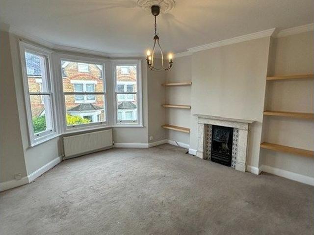 Larkfield Road, Richmond TW9, 2 bed flat to rent, £2,000 pcm | PrimeLocation