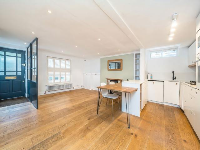 Larkhall Rise, Clapham SW4, 2 bed flat to rent, £2,750 pcm | PrimeLocation