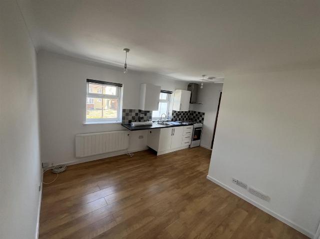 Larkhill Road, Abingdon, Abingdon OX14, 1 bed flat to rent, £1,050 pcm | PrimeLocation