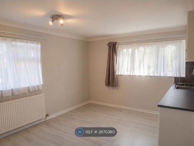 Larkin Close, Cambridge CB4, 2 bed maisonette to rent, £1,500 pcm | PrimeLocation