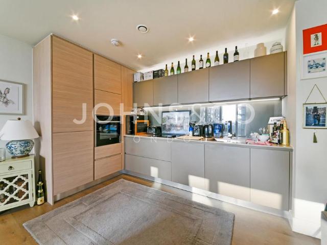 Larkin House, Kidbrooke, London, SE3 1 bed apartment to rent £2,000 pcm £462 pw