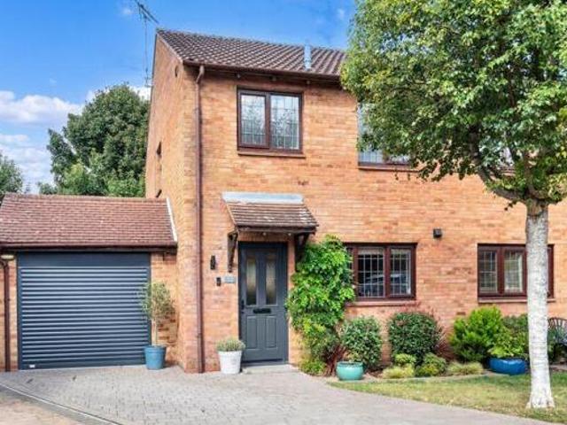 Larkins Close, Baldock, 3 Bedroom Semi detached