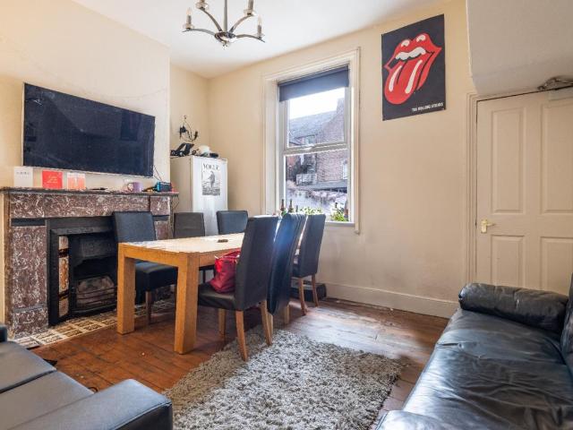 Larkspur Terrace, Newcastle Upon Tyne. 6 bed terraced house to rent £4,030 pcm £930 pw