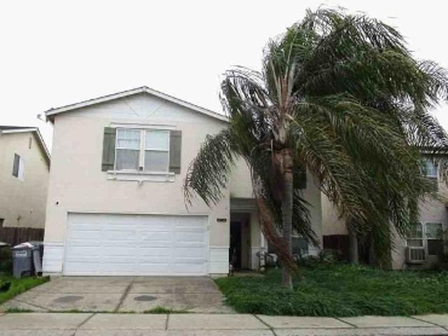 Larkspur Ave