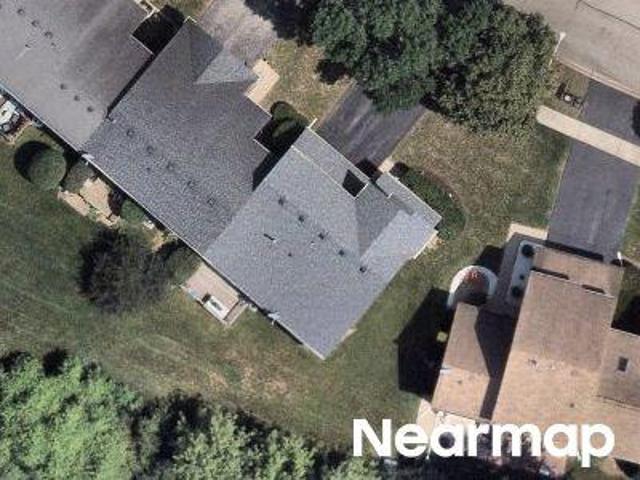 Larkspur Ln