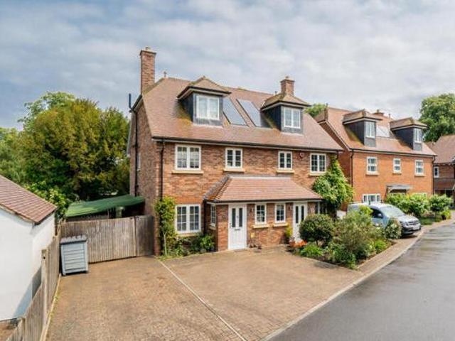 Larkswood Close, Aspley Guise, 3 Bedroom Semi detached