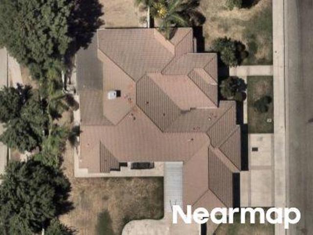 Larrete Ave