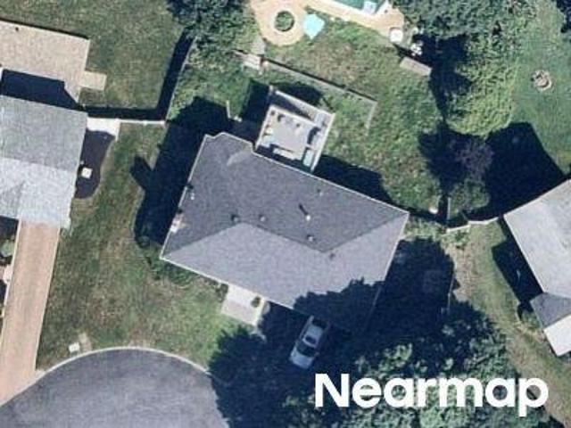 Larson Ln