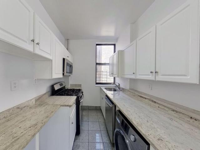 LAST HUGE ROOMS 5BR /1BA W/D AUG/SEPT