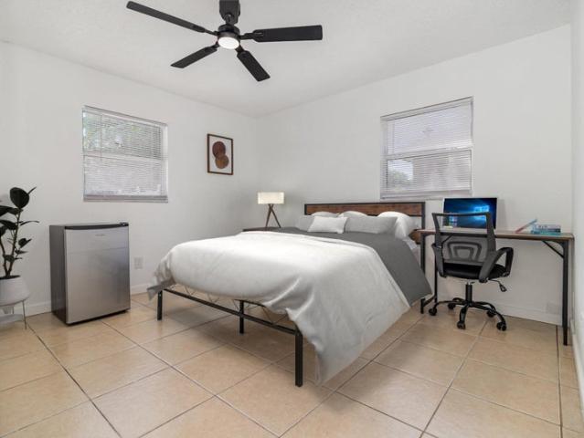 LAST ROOM AVAILABLE Near Kirkman Rd, Universal
