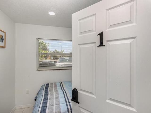 LAST ROOM available at a HIGH RATED HOUSE Modern CoLiving near Universal, Kirkman Rd | Personal Mini Fridge in all rooms | Managed by a Top Rated Host | All Utilities Including High Speed Wi Fi | On Site Laundry