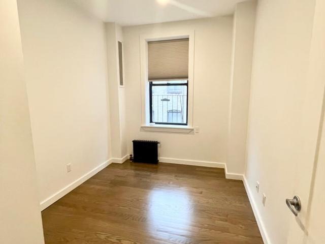 LAST ROOM AVAILABLE BY CITY COLLEGE AND COLUMBIA