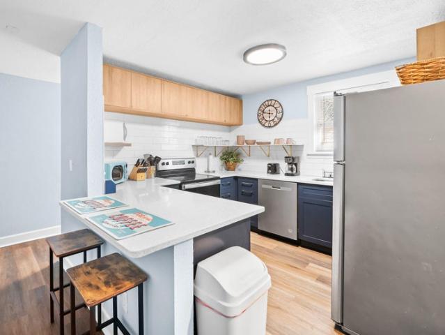 LAST ROOMS AVAILABLE in Historic Springfield |
