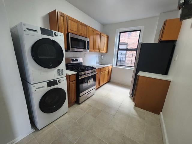 LAST TWIN SIZE ROOM IN HAMILTON HEIGHTS