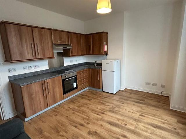Last 1 Bed Flat, Avail in Levenshulme, £760 pcm