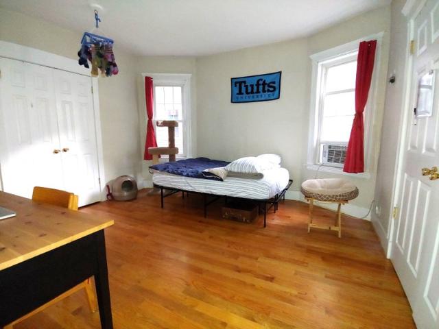 Last 3 rooms close to UMASS and Red Line