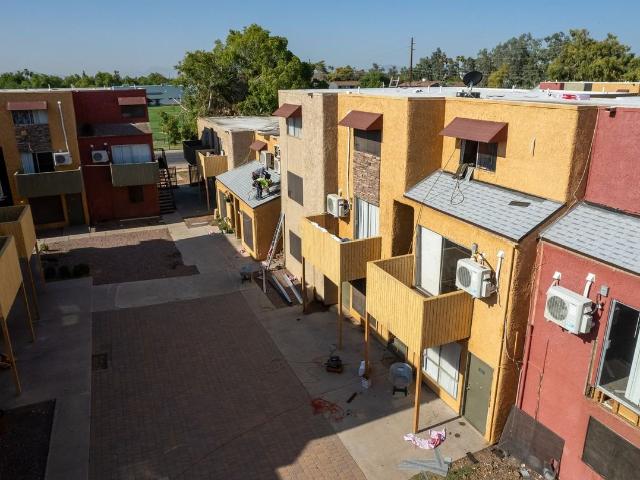 Las Casitas Apartments 3 Bedroom Apartment for Rent at 4444 W Ocotillo Rd, Glendale, AZ 85301