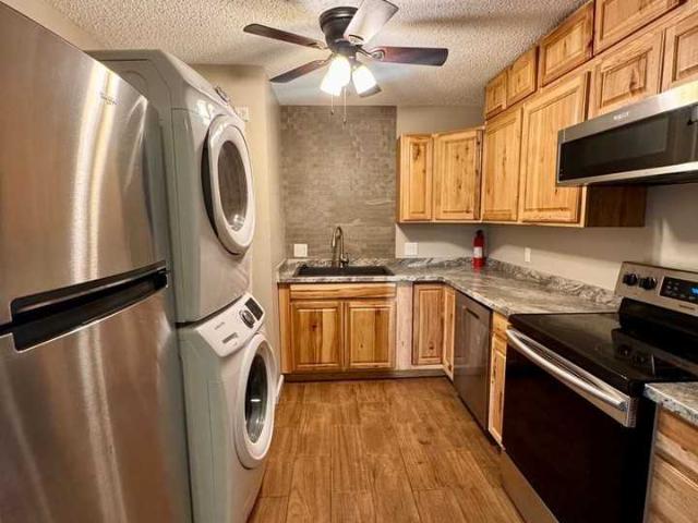 Las animas 612 3 Bedroom Apartment for Rent at 612 E Las Animas St, Colorado Springs, CO 80903 Memorial Park