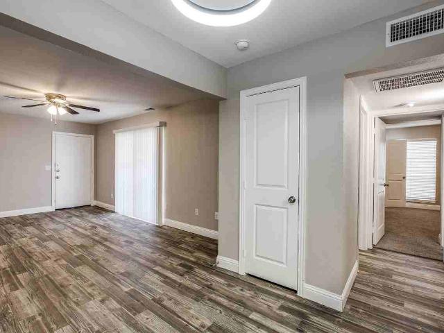 Las Palmas Studio Apartment for Rent at 808 E Sanford St, Arlington, TX 76011