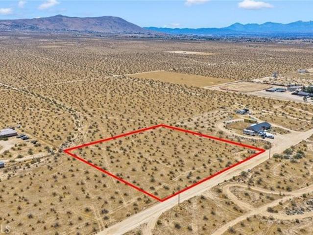 Las Piedras Rd, Apple Valley, CA 92308